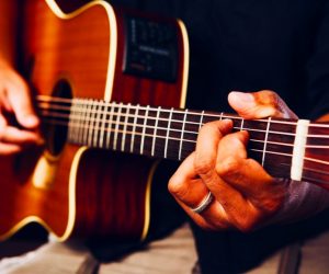 Instrumentos Musicales de Cuerda » Tipos y Ejemplos