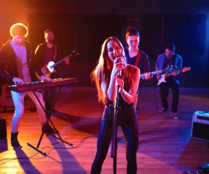 Pop Barroco » Características, Artistas y Canciones Clave